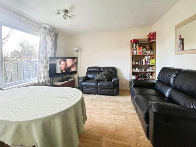 Linden Court, Englefield Green, Egham, Surrey, TW20 0TG