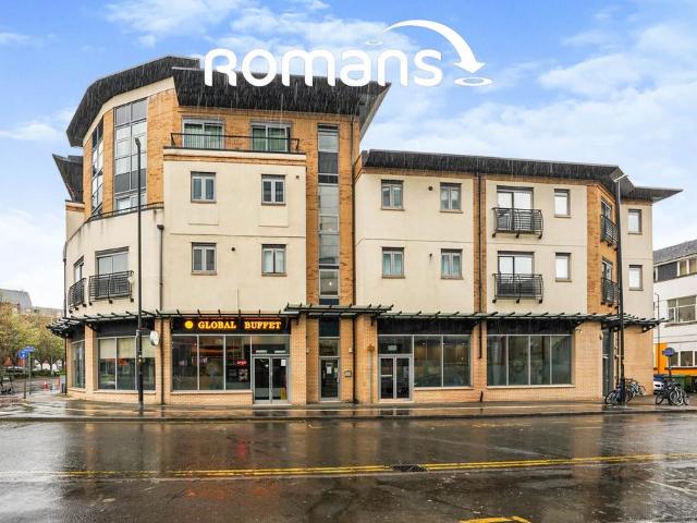 Linden Court, Holbrook Way, Swindon, SN1 2 bed flat to rent £1,050 pcm £242 pw