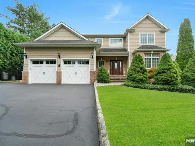 Linden Ave, Emerson, Home For Sale