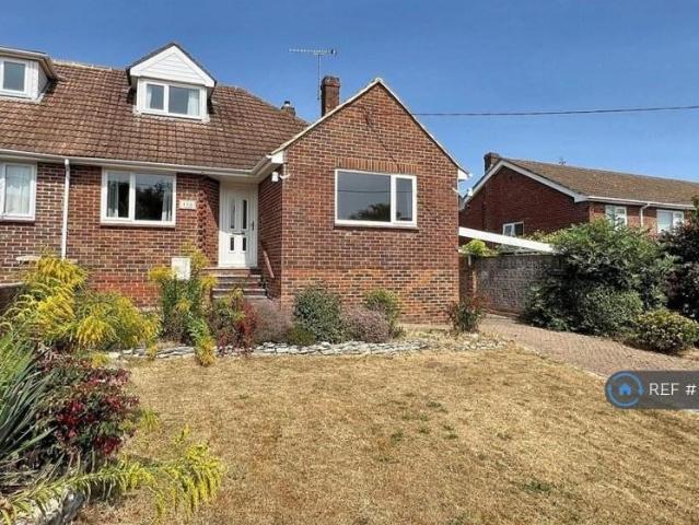 Linden Avenue, Basingstoke, RG24 3 bed semi detached house to rent £1,950 pcm £450 pw
