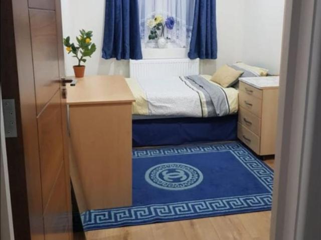 Linden Avenue, Hounslow TW3, Room to rent, £900 pcm | PrimeLocation