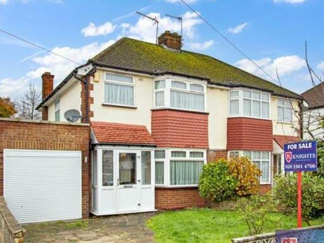 Linden Gardens, Enfield, 3 Bedroom House