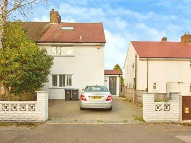 Linden Gardens, Enfield, 4 Bedroom End