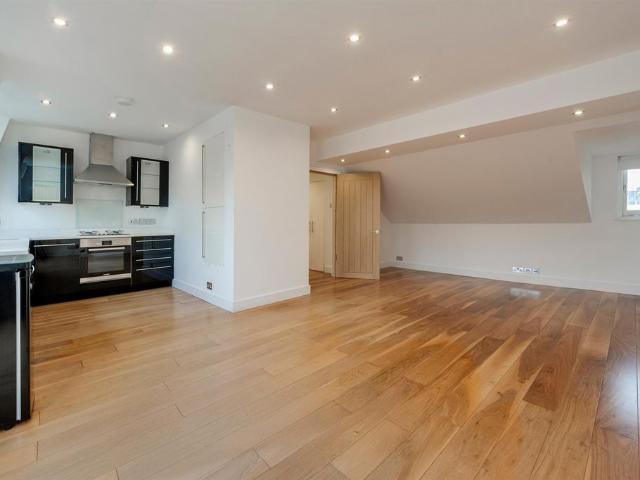 Linden Gardens, London, W2 3 bed flat to rent £5,200 pcm £1,200 pw