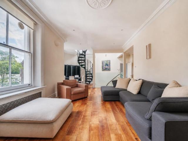 Linden Gardens London W2 3 bed flat to rent £9,000 pcm £2,077 pw
