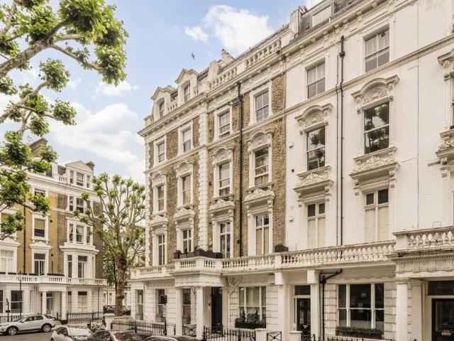 Linden Gardens, London W2 1 bed flat to rent £2,383 pcm £550 pw