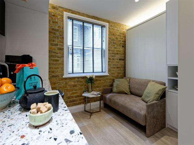 Linden Gardens, London W2 Studio to rent £2,362 pcm £545 pw