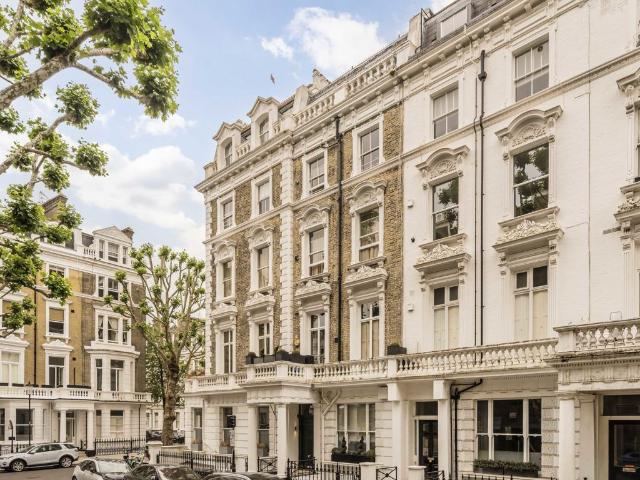 Linden Gardens, Notting Hill W2, 1 bed flat to rent, £2,383 pcm | PrimeLocation