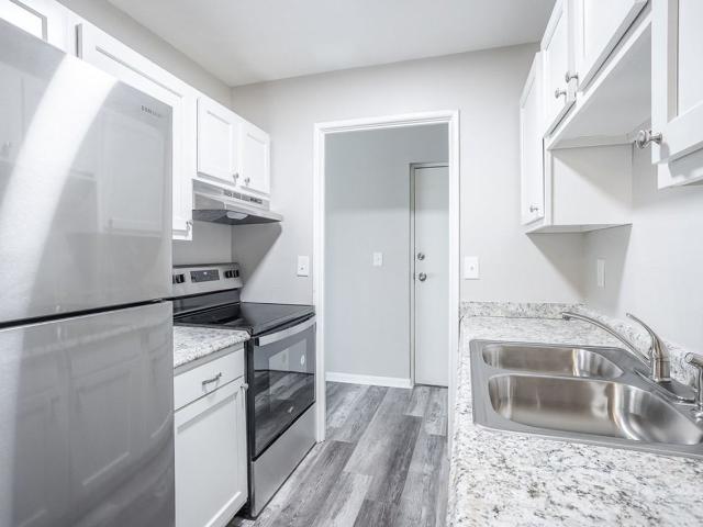 Linden Drive 2 Bedroom Apartment for Rent at 1632 Linden Dr, Cincinnati, OH 45224 College Hill