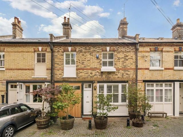 Linden Mews, London W2 3 bed house to rent £6,500 pcm £1,500 pw