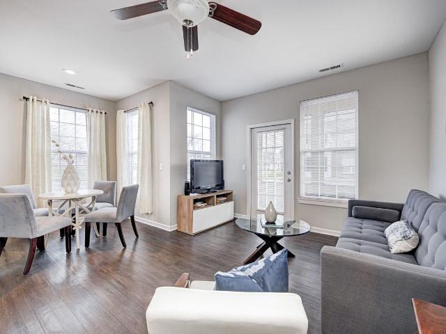 LINDEN SQUARE 2 Bedroom Apartment for Rent at 1070 Cobblestone Dr, Indianapolis, IN 46234