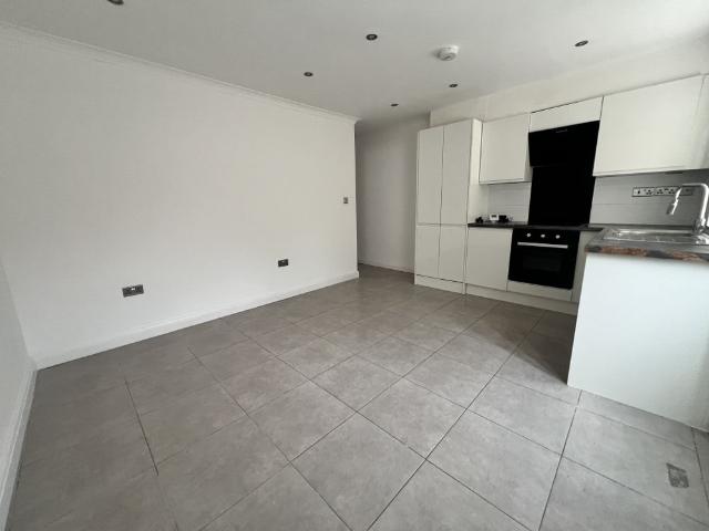 Linden Place, Epsom