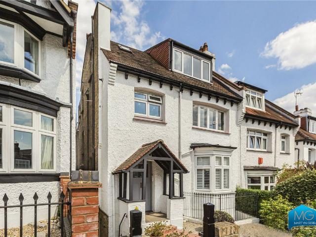 Linden Road, Muswell Hill, London N10, 2 bed flat to rent, £2,250 pcm | PrimeLocation