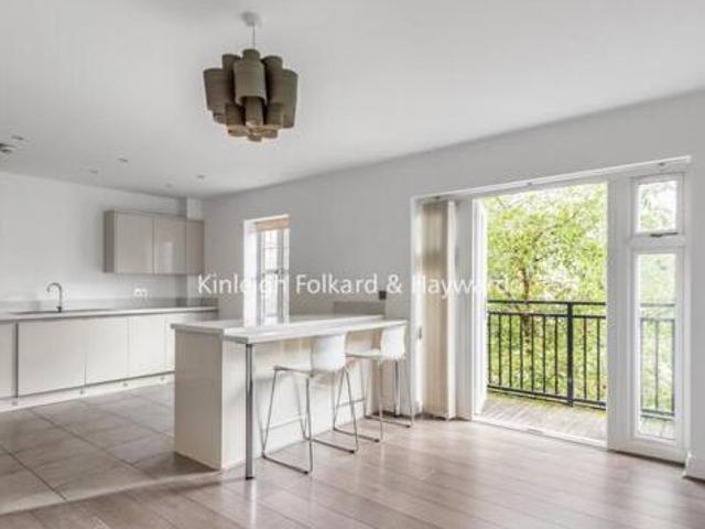 Linden Way, Southgate, 2 Bedroom Property