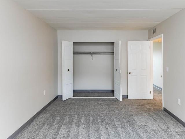 Lindenbrooke 1 Bedroom Apartment for Rent at 600 Royal Dr, South Park, PA 15129