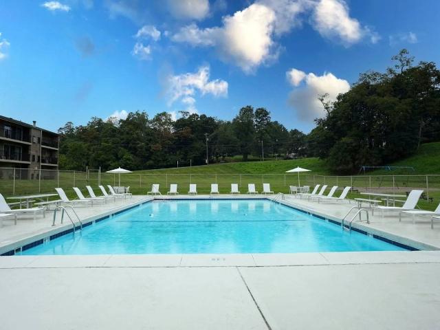 Lindenbrooke 2 Bedroom Apartment for Rent at 600 Royal Dr, South Park, PA 15129