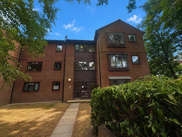 Lindens, Birmingham B16, Studio to rent, £700 pcm | PrimeLocation