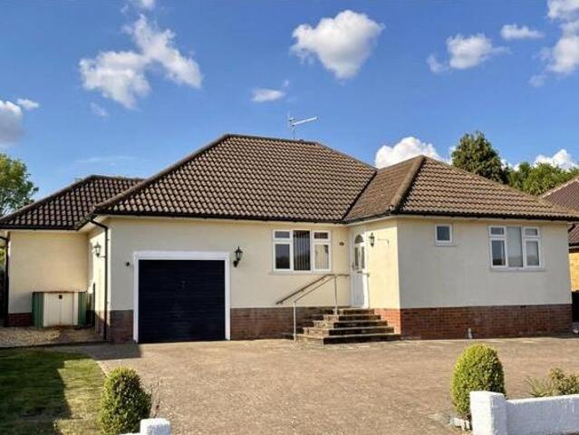 Lindford, Imadene Crescent, Bordon, 3 Bedroom Bungalow