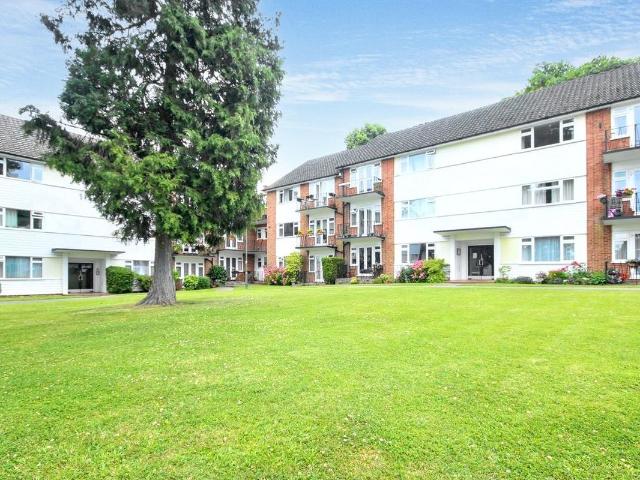 Lindfield Gardens, Guildford GU1, 2 bed flat to rent, £1,900 pcm | PrimeLocation