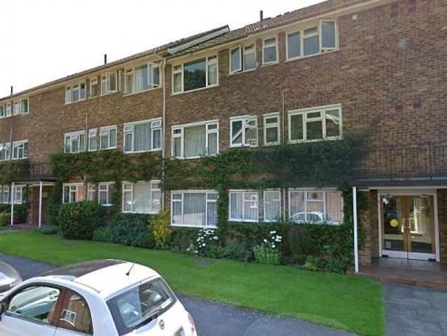 Lindfield Gardens, Guildford, Surrey GU1, 2 bed flat to rent, £730 pcm | PrimeLocation