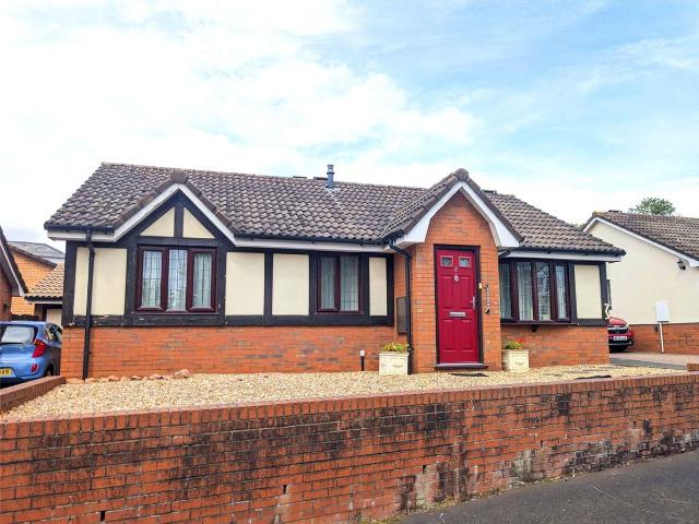 Lindfield Drive, Wellington, Telford, Shropshire TF1, 3 bed bungalow to rent, £1,050 pcm | PrimeLocation