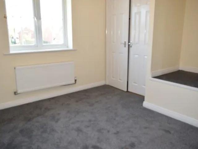 Lindisfarne Avenue, BB2