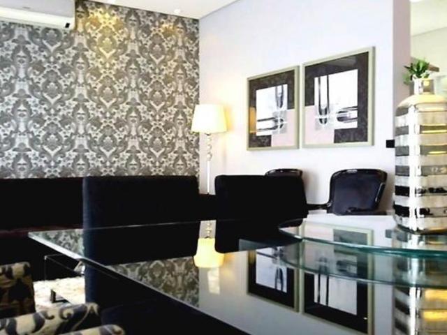 LINDÍSSIMA CASA À VENDA NO VILLAGGE MEDEIROS PROJETADA POR DESIGNER DE INTERIORES