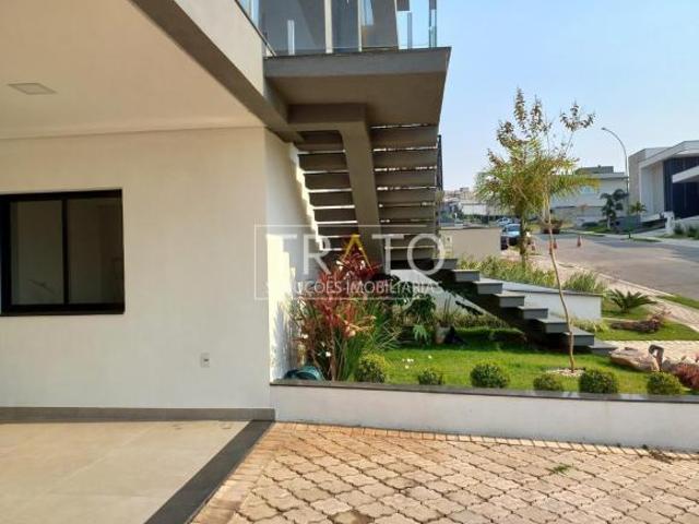 Lindíssima casa à venda no condomínio Mont´Alcino com 303m2 de construção