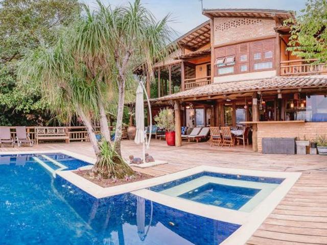 Lindissima Casa alto padrão em condominio p/venda 446m2 05 suites Ilha Bela