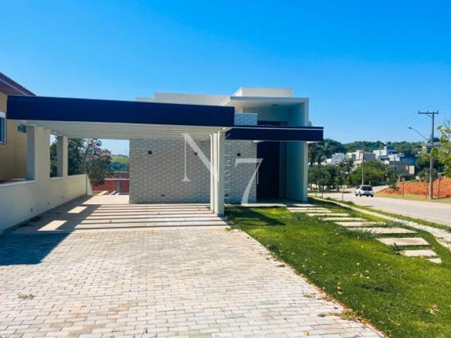 Lindíssima Casa de Condomínio em Atibaia !