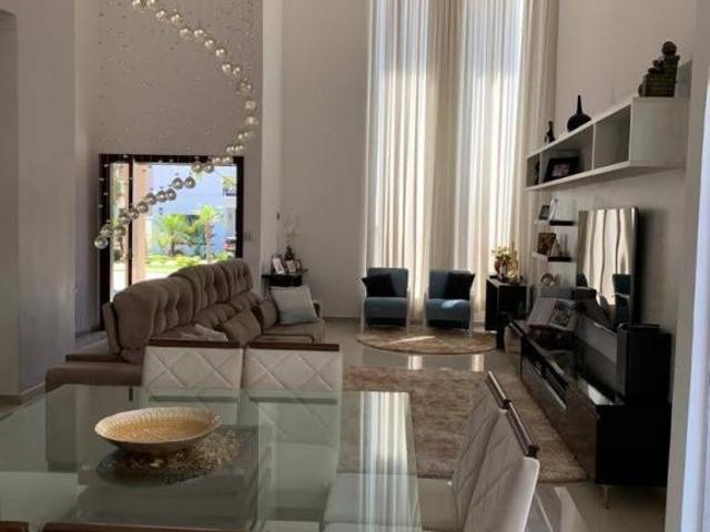 LINDÍSSIMA CASA EM CONDOMÍNIO COM PISCINA E ESPETACULAR ÁREA GOURMET