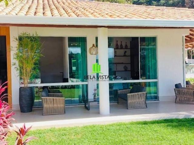 Lindíssima casa em estilo colonial no Condomínio