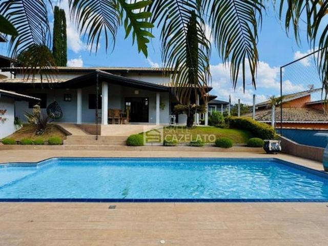 Lindíssima casa estilo Chácara com 3 dormitórios à venda, 300 m² por R$ 1.550.000 Bairro Canedos