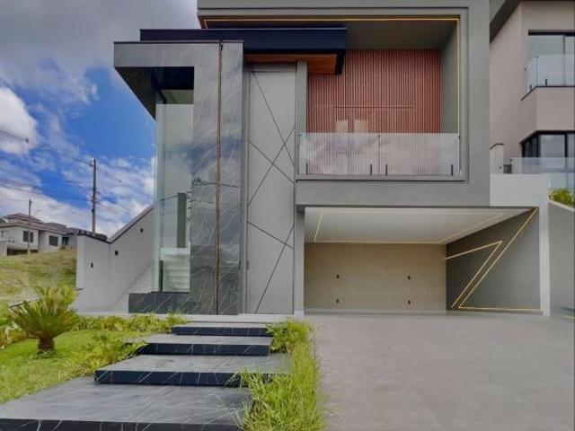 LINDÍSSIMA CASA NO CONDOMÍNIO RESERVA SANTA ANNA