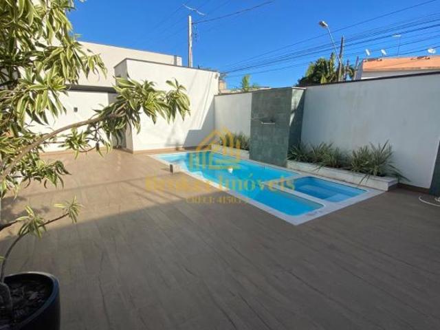 Lindíssima Casa no Capricórnio 2 à 500 metros da praia, com acabamento fino