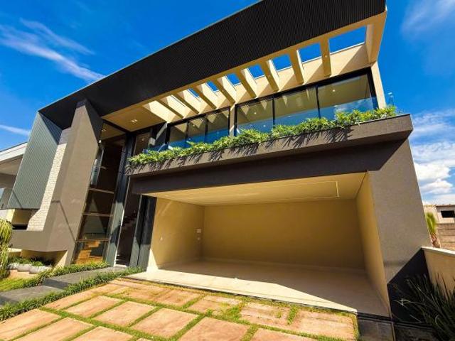 Lindissima casa na Arniqueiras, condomínio americano 300m2