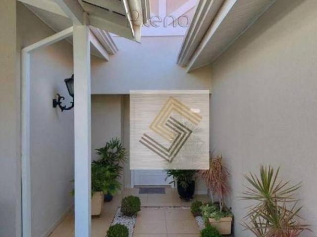 Lindíssima Casa Térrea à Venda