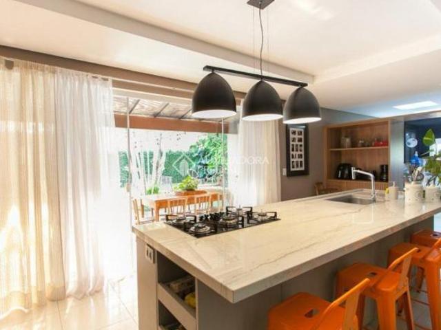 Lindissíma casa/sobrado no Ideal com 3 quartos, 1 suiíte, piscina !