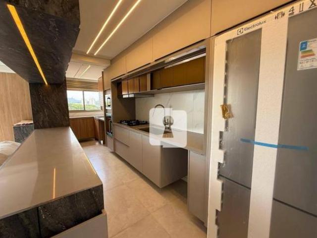 Lindíssima Cobertura à venda, nunca habitada, totalmente pronta pra morar com 3 suítes, 183 m² por a