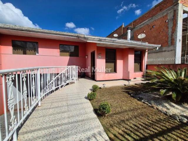 LINDÍSSIMA E ACONCHEGANTE CASA NO BAIRRO MARACANÃ COM PISCINA