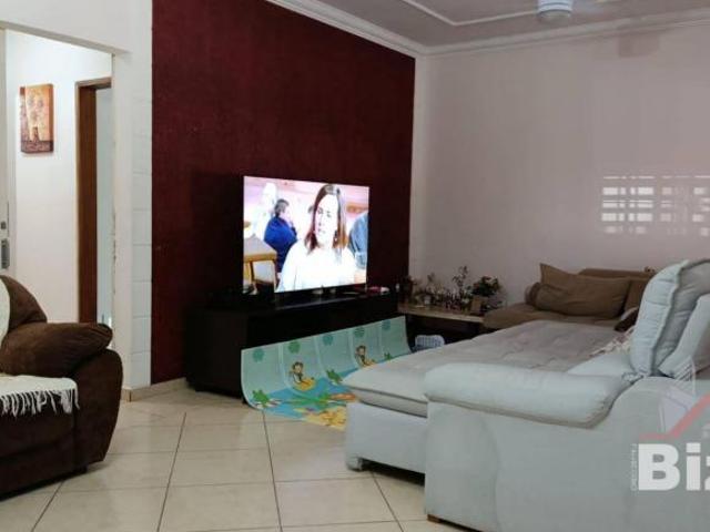 Lindíssima e espaçosa casa no coração da Vila Arens