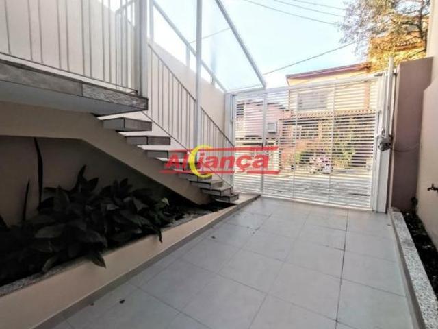 LINDÍSSIMO SOBRADO, COM 315m² DE ÁREA CONSTRUÍDA PONTE GRANDE