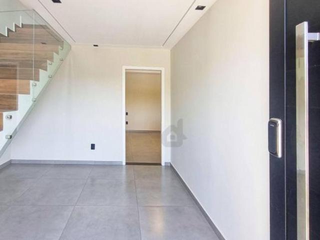 Lindissimo Sobrado Em frente ao Lago e Quadras à venda, 219 m² por R$ 1.490.000 Parque Ibiti Reser