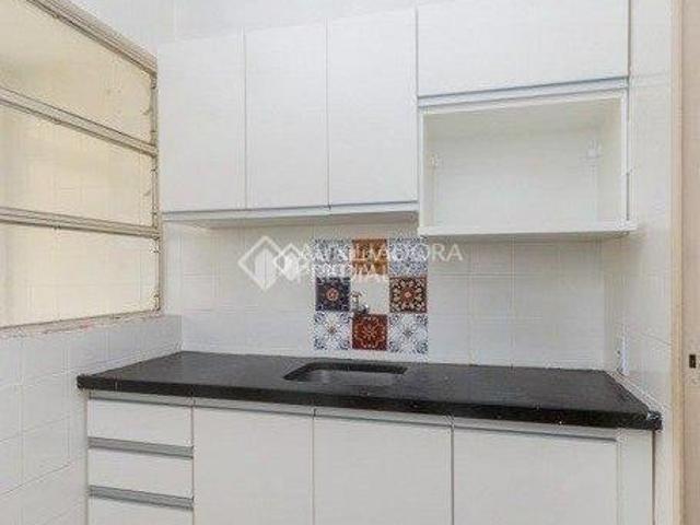 LINDO 1 DORMITÓRIO, ANDAR ALTO, DESOCUPADO, PRÓX. SANTA CASA
