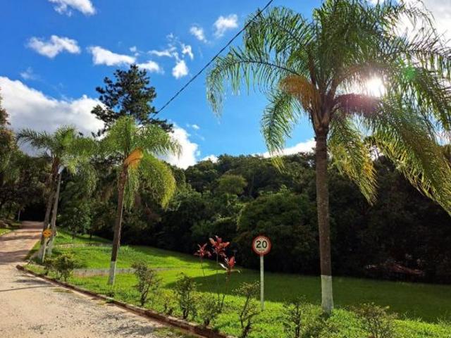 LINDO TERRENO A VENDA EM CONDOMINIO COM PORTAO ELETÔNICO