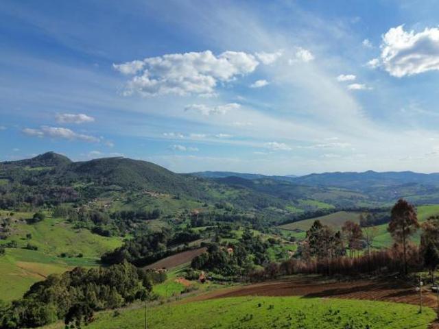 Lindo Terreno à Venda em Toledo MG 24.200 m² com Escritura