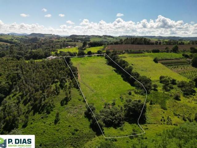 Lindo Terreno banhado por córrego e vista para as montanhas em Pinhalzinho, Interior de São Paulo