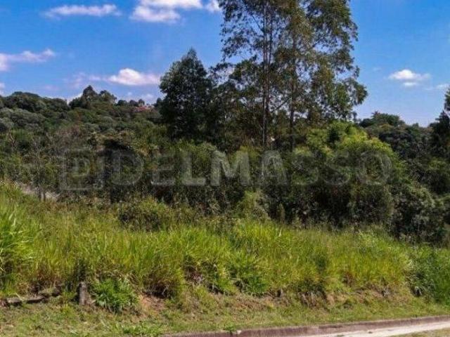 Lindo terreno com 1.000 m² em loteamento aberto!