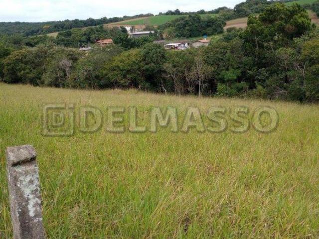 Lindo terreno com vista panorâmica próximo ao asfalto!