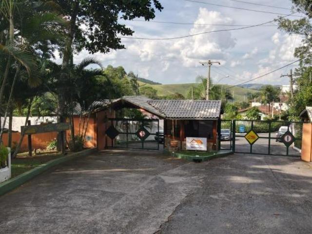 LINDO TERRENO COM VISTA PARA REPRESA DE IGARATÁ NO CONDOMINIO TRES MARIAS EM IGARATA SP